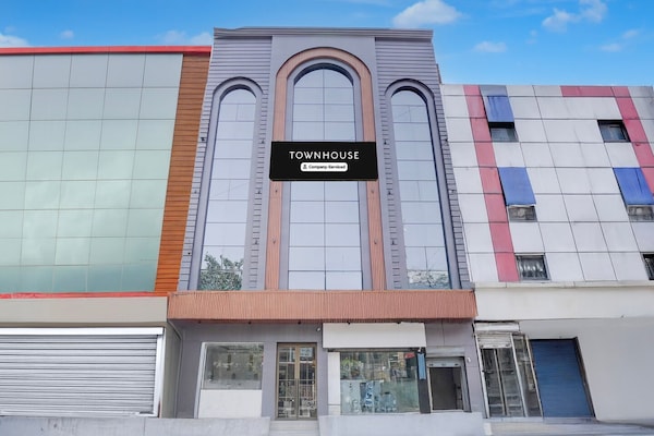Super Townhouse Karol Bagh Formerly Hotel Unistar - Delhi