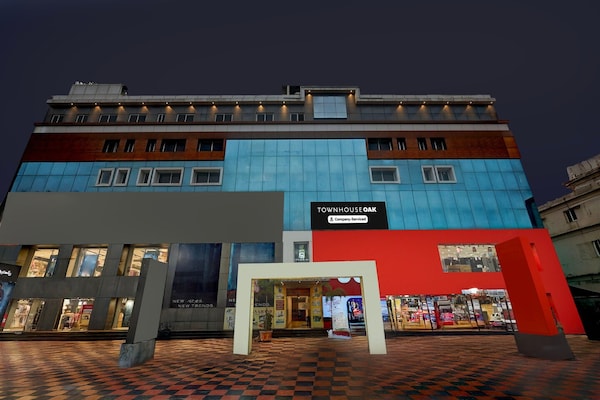 Townhouse Oak Anu Hospital Elur Road Formerly Grand Tankasala - Vijayawada
