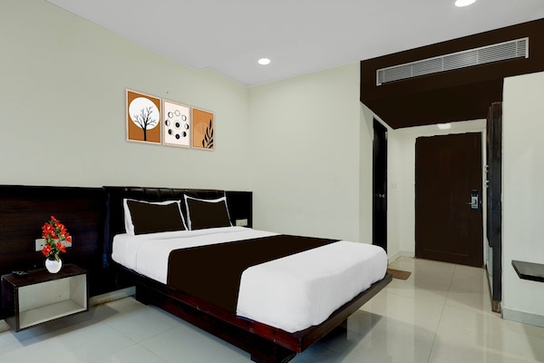 Townhouse Oak Anu Hospital Elur Road Formerly Grand Tankasala - Vijayawada