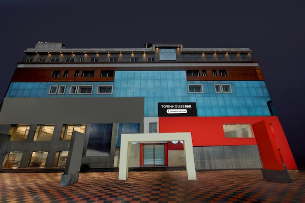 Townhouse Oak Anu Hospital Elur Road Formerly Grand Tankasala - Vijayawada