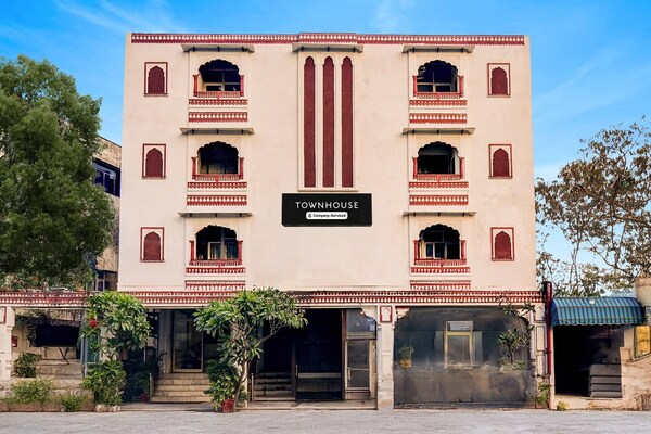 Hotel O Chandpole Metro Station Formerly Hotel Raghuraj Palace - Jaipur