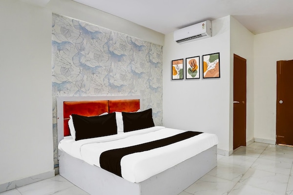 Hotel O Sector 51 Metro Station Formerly Shubham Residency -