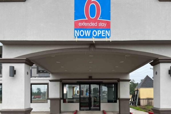 1 King Bed Mobil Acc Ri Shwr Nsmk Kitchen - Lake Conroe, TX