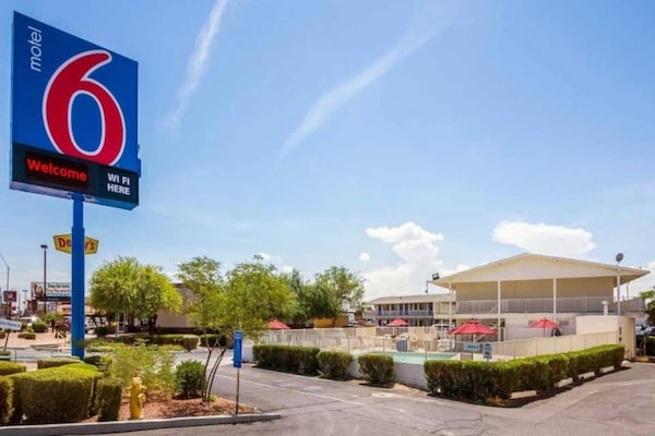 2 Full Beds - Glendale, AZ