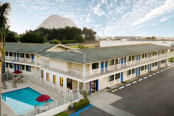 1 King Bed - Morro Bay, CA