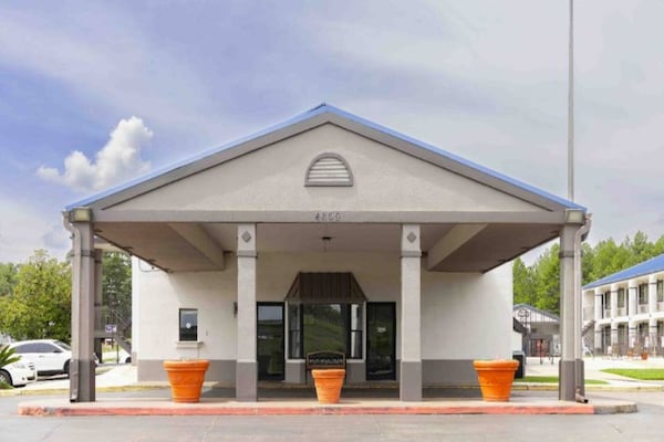 2 Full Beds  Mobil Access Tub Nsmk Micfridg - Nacogdoches, TX