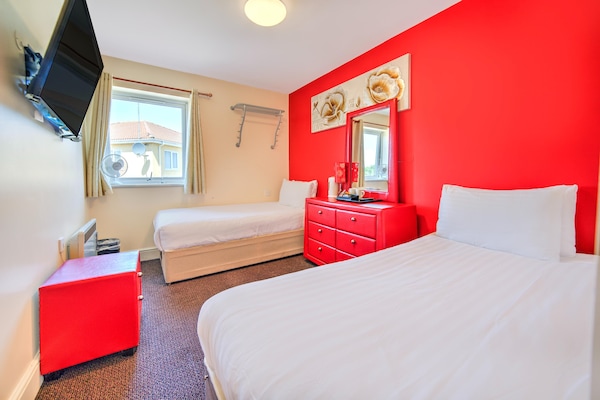 Go2 Gloucester Hotel By Oyo Twin Room - Herefordshire