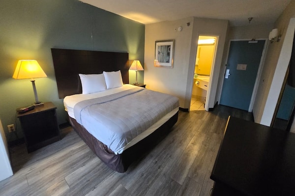 King Bed - Medina, OH