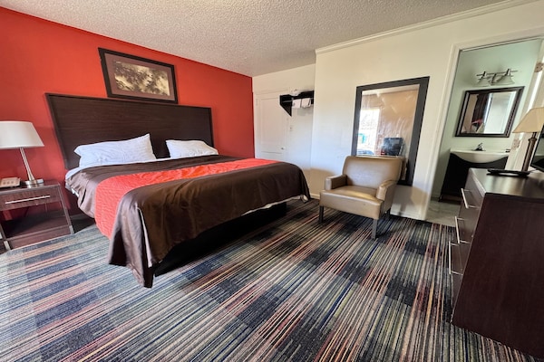 King Bed Non-smoking - Kings Dominion, Doswell