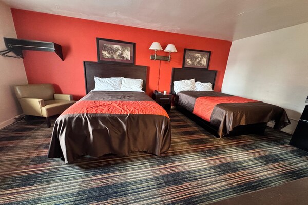 Deluxe 2 Full Beds Non Smoking - Ashland, VA