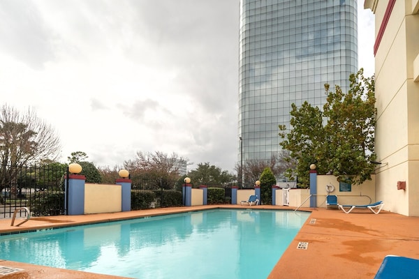 King Bed Accessible Non-smoking - Houston, TX