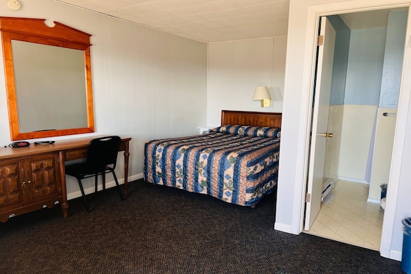 Full Bed Non-smoking - South Dakota