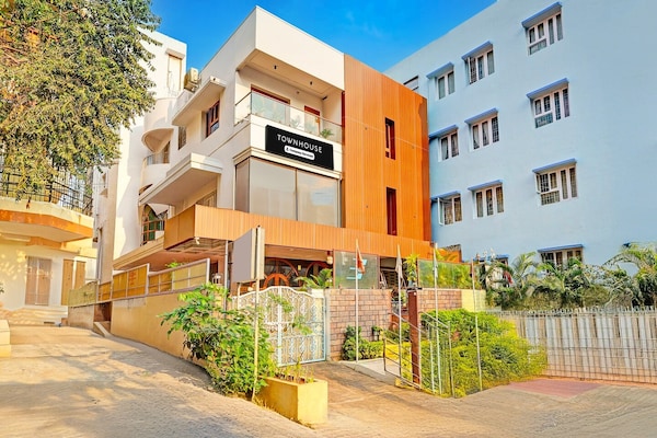 Townhouse Seethammadhara Junction Formerly Vijaya Residency - Visakhapatnam