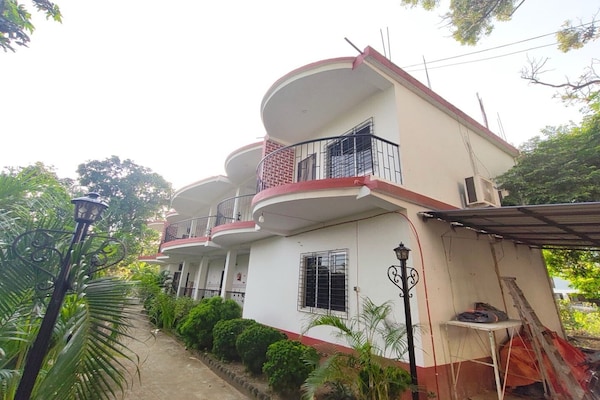 Hotel O Bolpur Shantiniketan Railway Junction Formerly Ashima Resort - Santiniketan