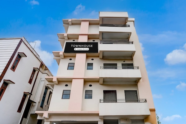 Townhouse Beltola Tiniali Formerly Hotel Pratishtha - Guwahati