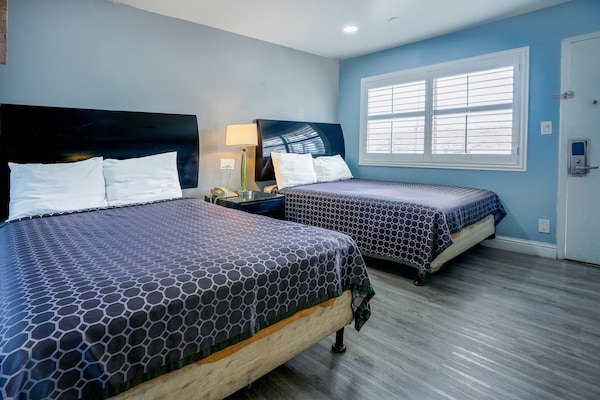2 Full Beds Accessible Non - Smoking - California
