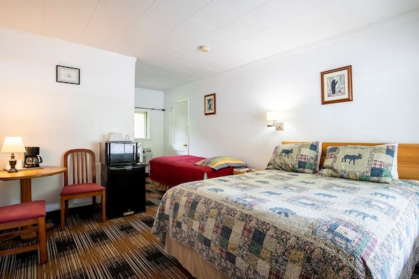 Queen Bed With Twin - North Carolina