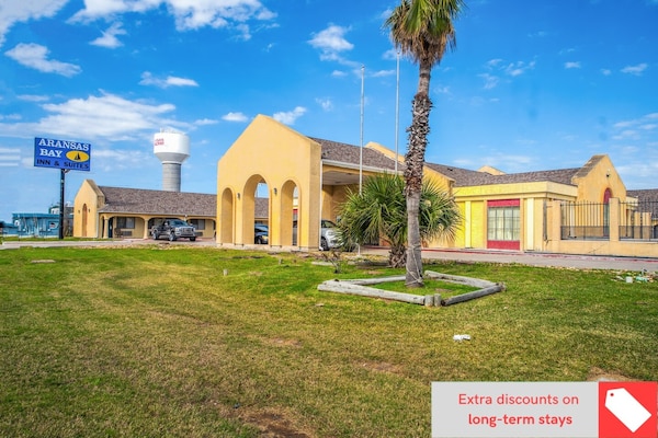 2 Bedroom Apartment Without Kitchenette - Port Aransas, TX