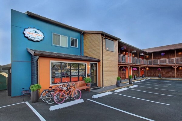 Premium 2 Queen Bed With Kitchenette - Cannon Beach, OR