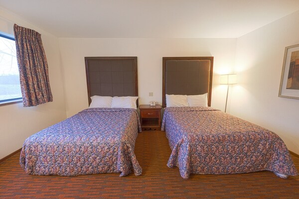2 Full Beds Non-smoking - Prairie Rose State Park, Harlan