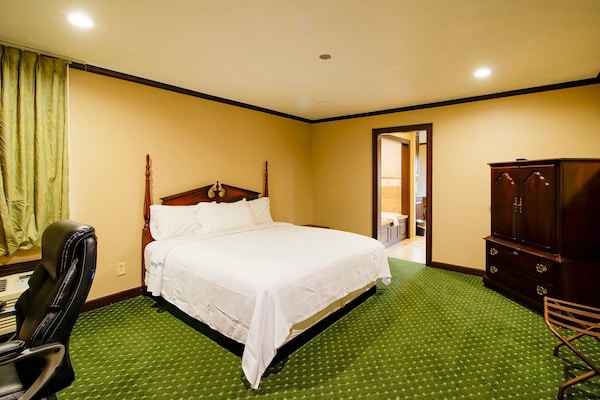 Suite - King - Northside - Houston