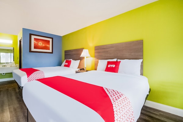 2 Queen Beds Non-smoking - Houston, TX