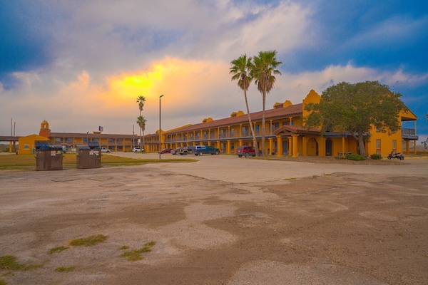 King Bed - Kingsville, TX