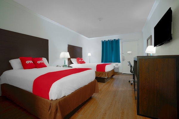 2 Queen Bed - Kingsville, TX