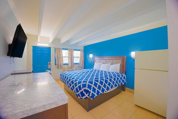 Queen Bed Accessible - Merritt Island, FL