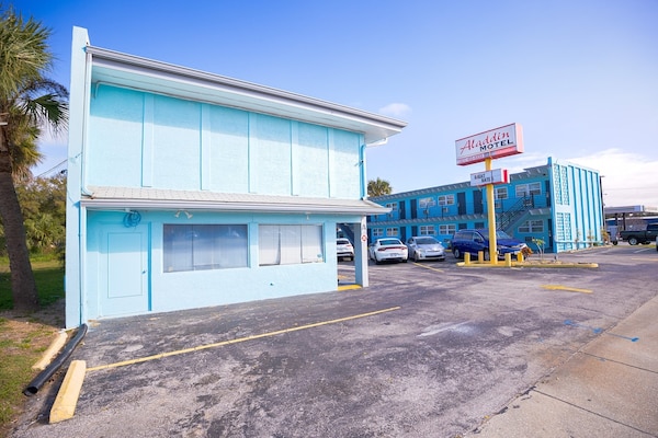 2 Full Beds Non-smoking - Cocoa, FL