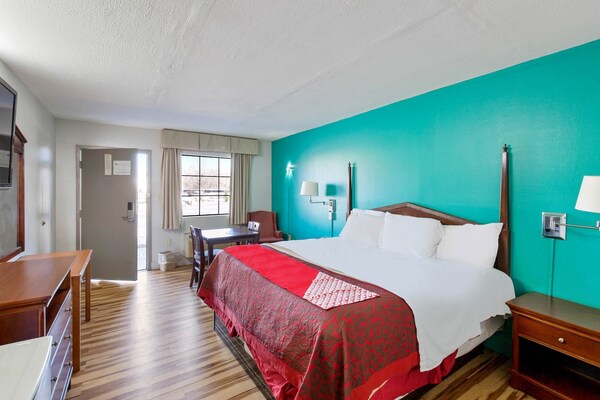 King Bed - Columbia, TN