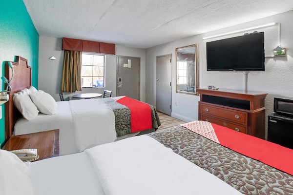 2 Full Bed - Columbia, TN