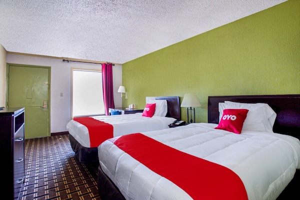 2 Full Bed Smoking - Brent, FL