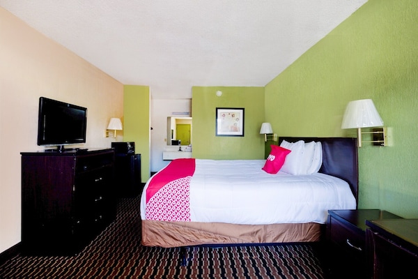 King Bed - Brent, FL