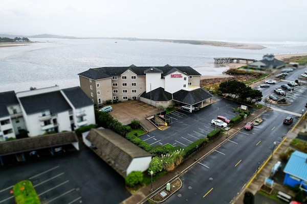 Double Queen Room With Balcony - Ocean View - Depoe Bay, OR