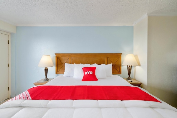 King Bed - Bayside, TX