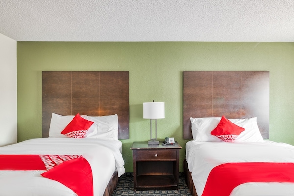 2 Queen Bed - Richmond, TX