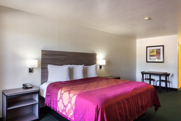King Bed - Canyon Springs - San Antonio