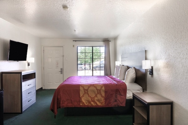 Premium King Bed - Canyon Springs - San Antonio