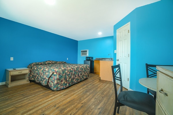 King Bed - Corpus Christi, TX