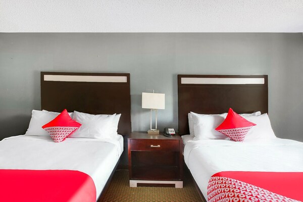 Us_tex001_2 Queen Bed Walkin - Texarkana, TX