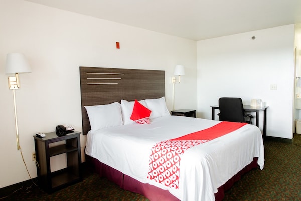 King Bed Accessible - Wichita Falls, TX