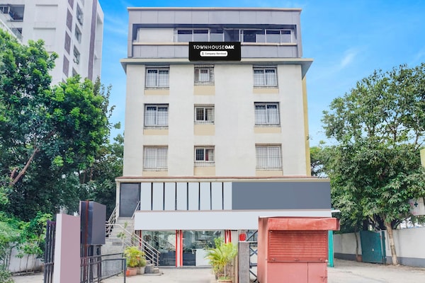 Townhouse Oak Gravity Inn - Pune