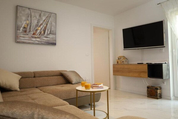 Dalmata D - Two Bedroom Apartment With Terrace - Podstrana