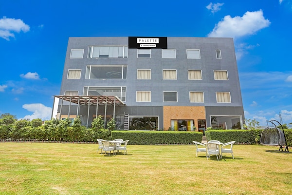 Palette Hotel And Resort Bareilly Formerly Bellazio Suites - 巴雷利