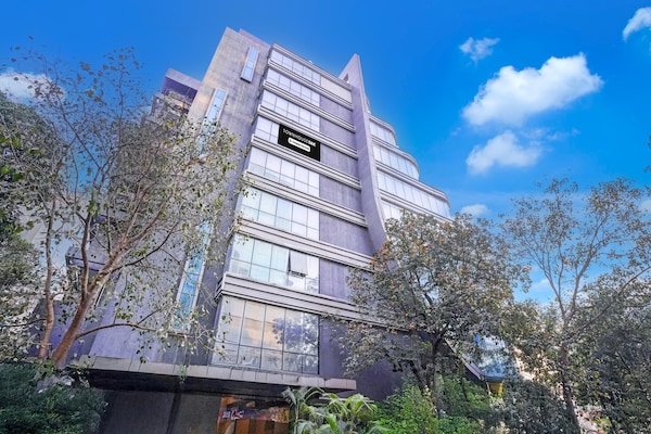 Super Townhouse Oak Times Square Le Western - Mumbai