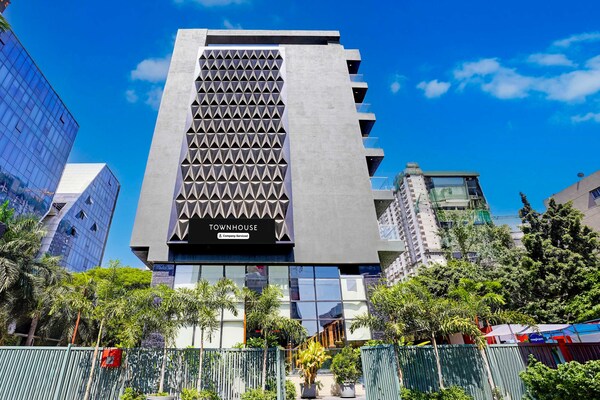 Townhouse Magarpatta City Formerly Emerald Guestimony - Pune