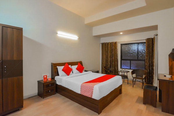 Townhouse Oak Sinhgad Road Crossway Formerly Popular Hotel 1 - Pune