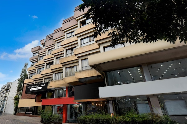 Townhouse Oak Sinhgad Road Crossway Formerly Popular Hotel 1 - Pune
