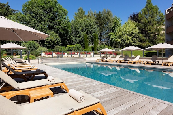 Superior Studio Park/pool View - La Reserve - Ferney-Voltaire